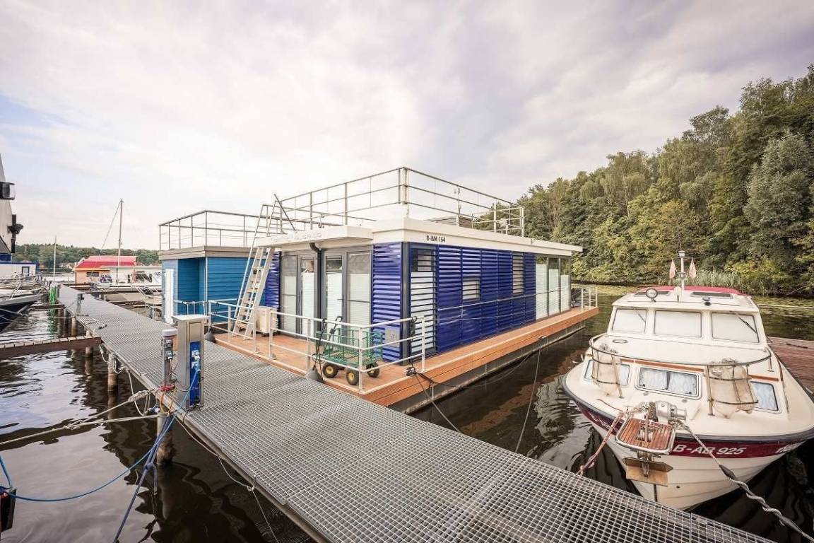 45 M² Houseboat ∙ 2 Bedrooms ∙ 4 Guests - Berlin