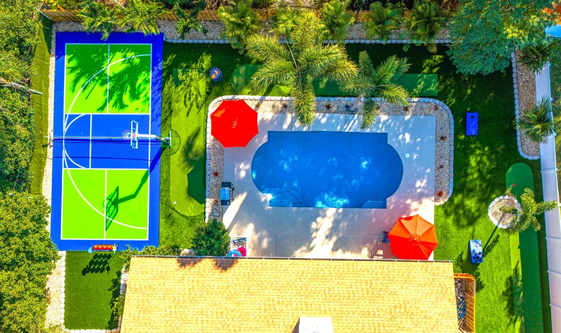 242 M² House ∙ 5 Bedrooms ∙ 18 Guests - Bradenton, FL