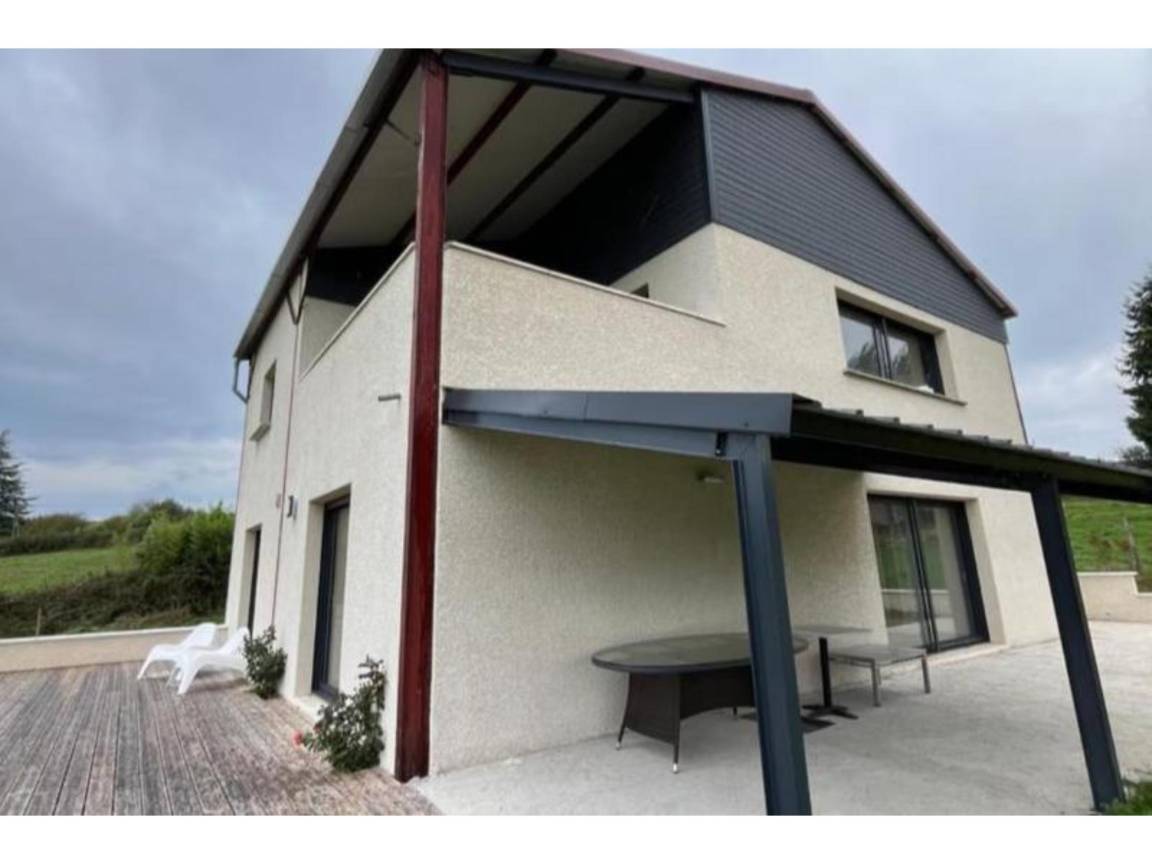 220 M² Maison De Vacances ∙ 6 Chambres ∙ 14 Personnes - Saint-Étienne