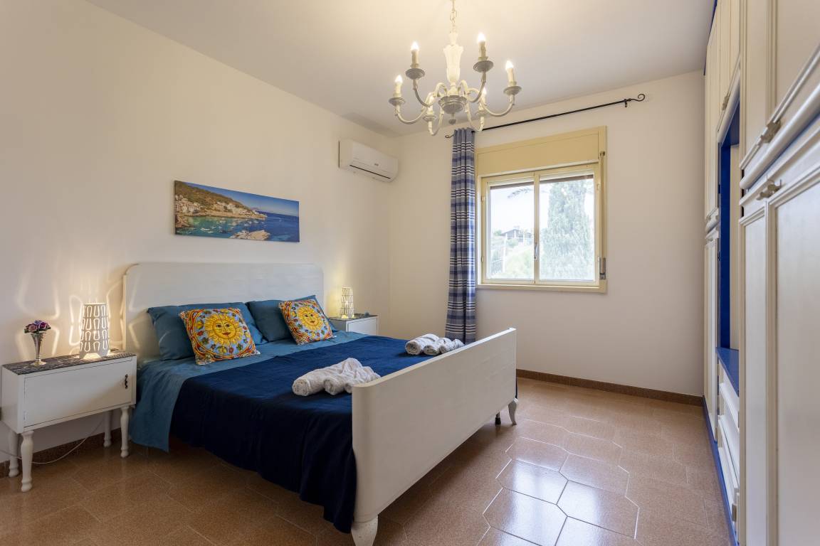 85 M² Apartamento ∙ 2 Habitaciones ∙ 7 Huéspedes - Menfi