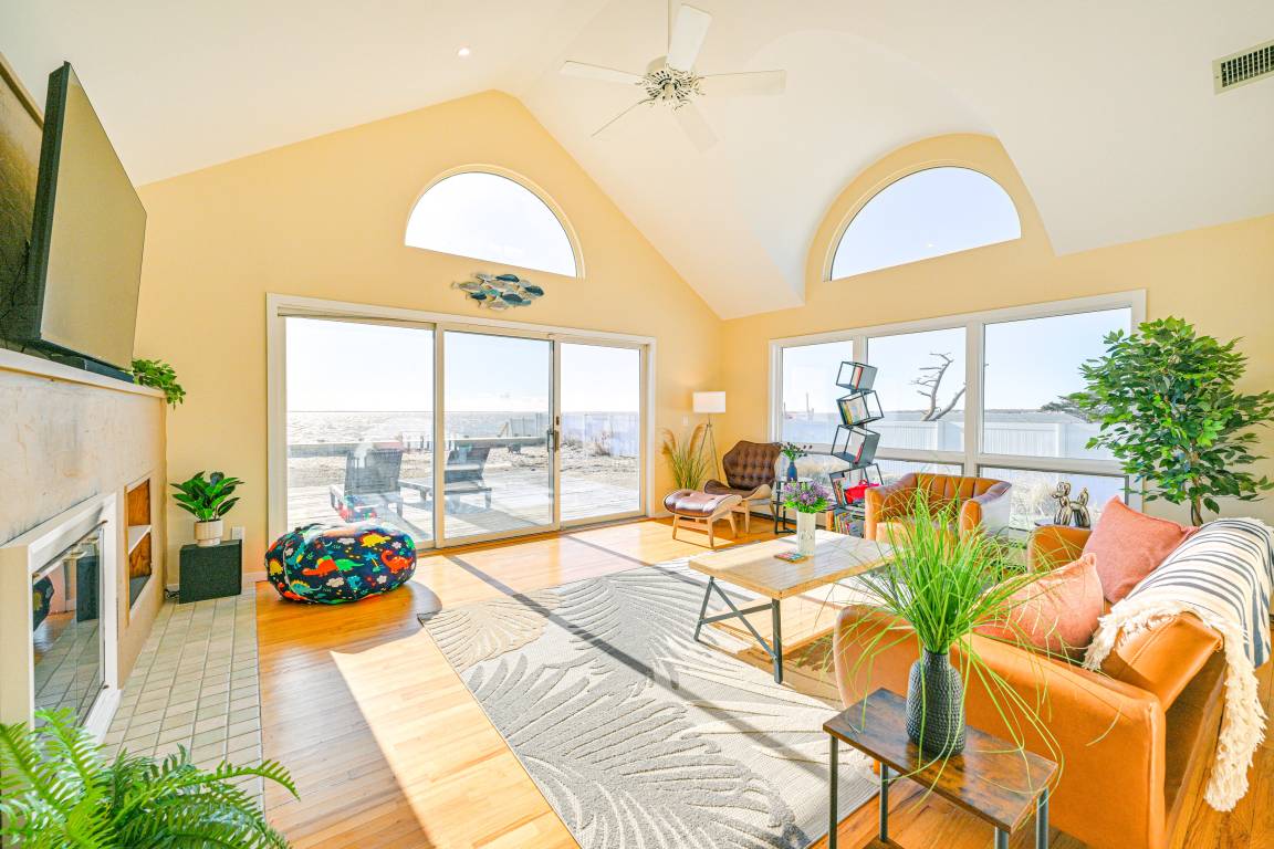 167 M² House ∙ 3 Bedrooms ∙ 6 Guests - Patchogue, NY