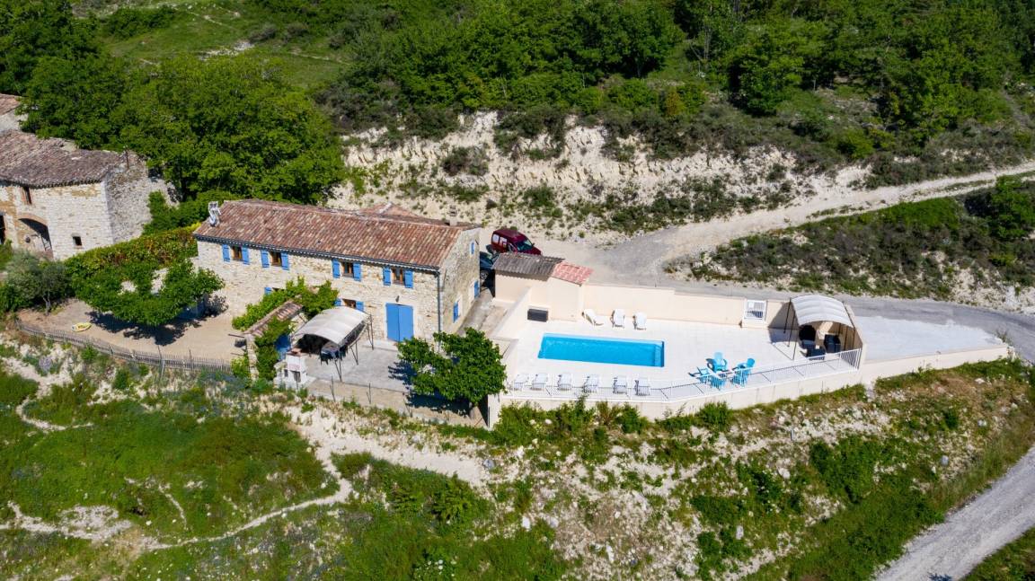 140 M² Gîte ∙ 4 Chambres ∙ 14 Personnes - Crest