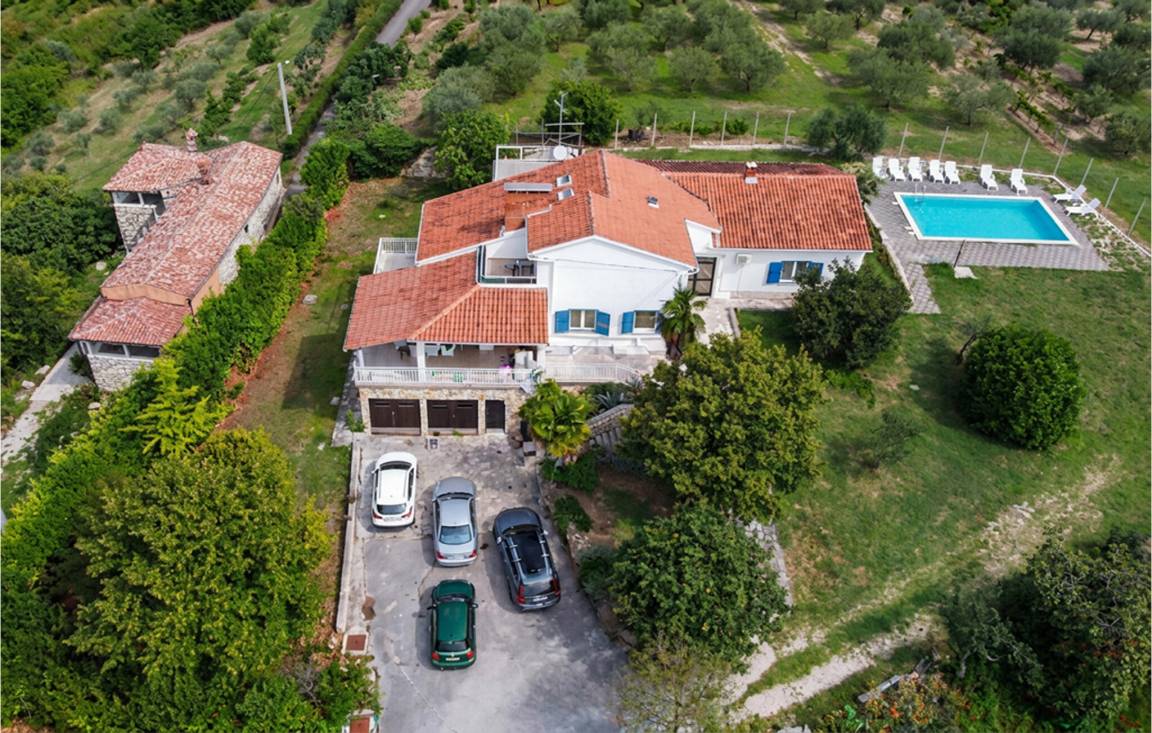 210 M² Ferienhaus ∙ 5 Schlafzimmer ∙ 10 Gäste - Umag