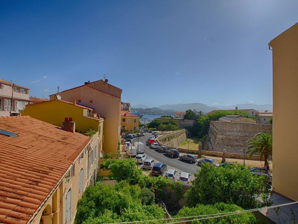 60 M² Apartment ∙ 2 Bedrooms ∙ 4 Guests - Ajaccio