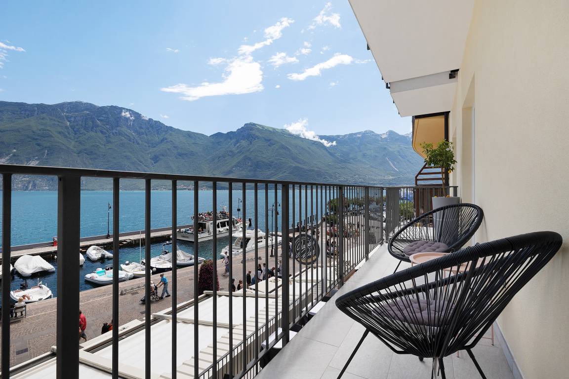 80 M² Appartamento Vacanza ∙ 2 Camere Da Letto ∙ 4 Ospiti - Limone Sul Garda