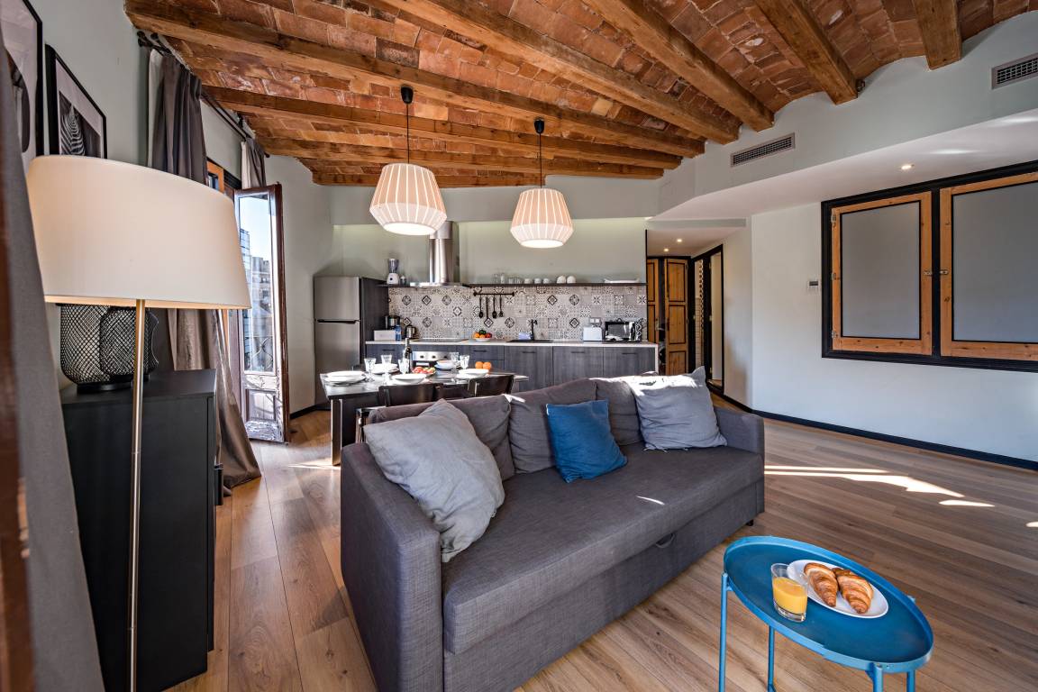 80 M² Apartamento ∙ 3 Habitaciones ∙ 5 Huéspedes - Sant Adrià de Besòs