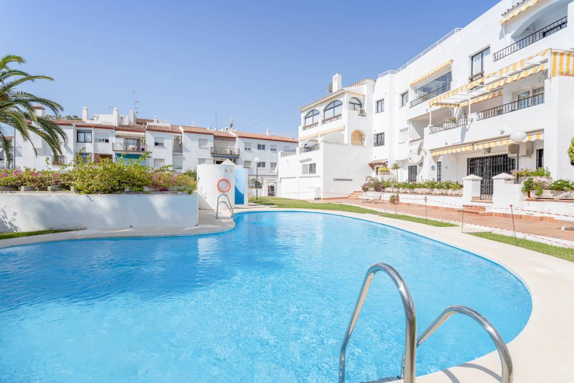 90 M² Apartamento ∙ 2 Habitaciones ∙ 4 Huéspedes - Nerja