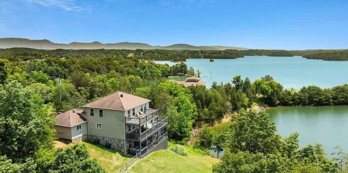 House ∙ 4 Bedrooms ∙ 11 Guests - Dandridge, TN