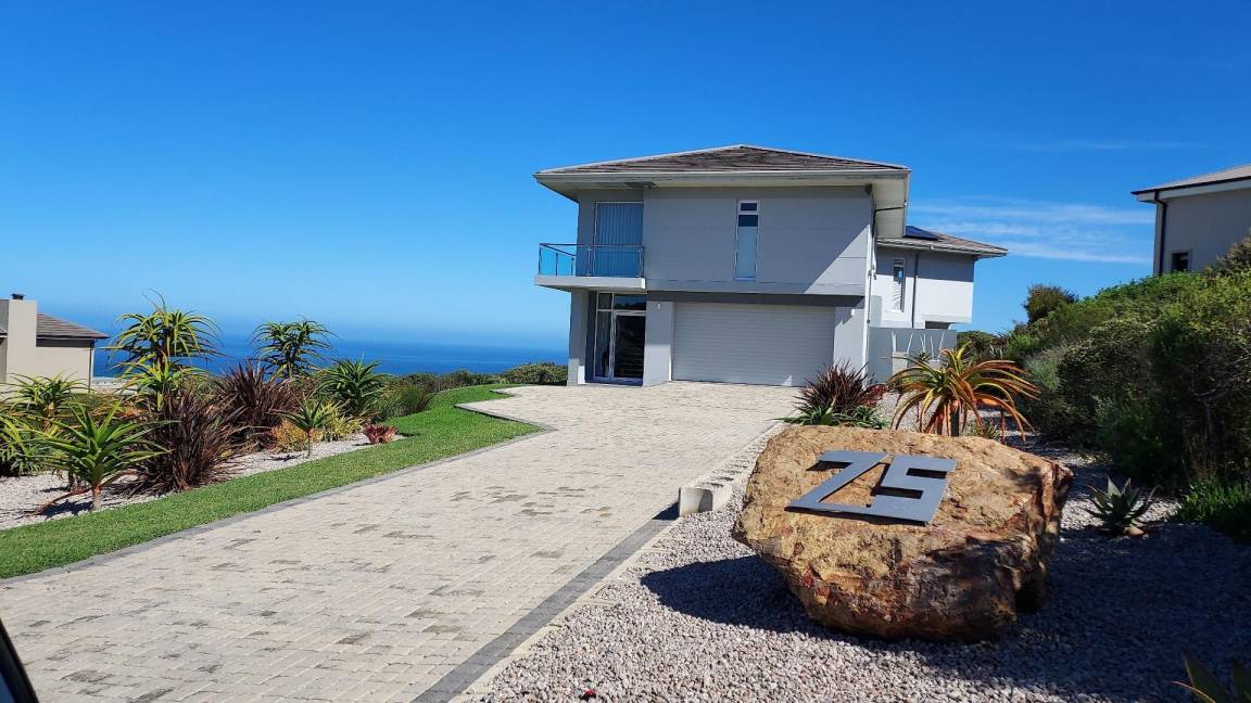 330 M² House ∙ 3 Bedrooms ∙ 6 Guests - Mossel Bay