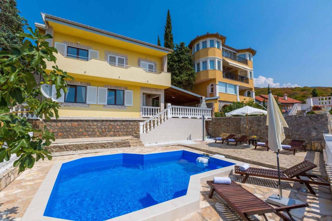 170 M² House ∙ 6 Bedrooms ∙ 12 Guests - Baška