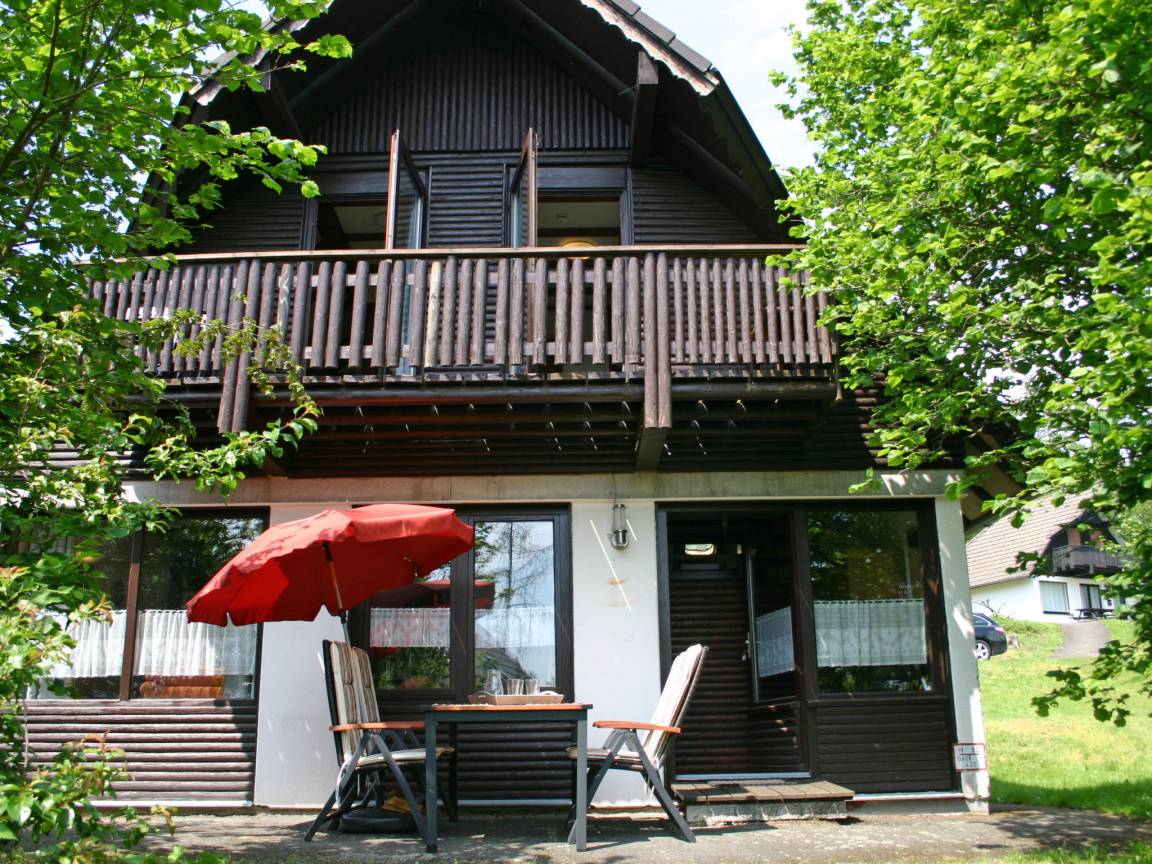65 M² Ferienhaus ∙ 2 Schlafzimmer ∙ 4 Gäste - Frankenau