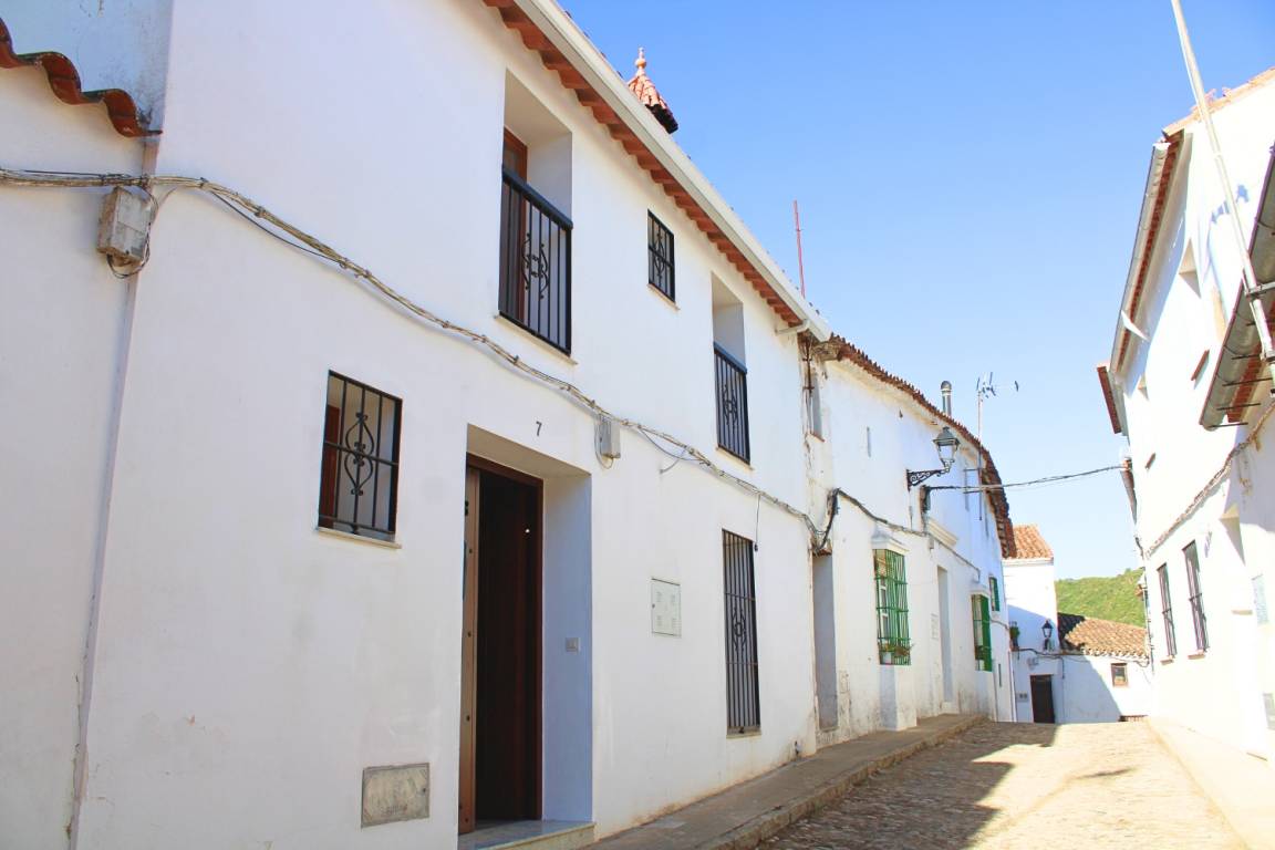 120 M² Apartamento ∙ 2 Habitaciones ∙ 3 Huéspedes - Aracena