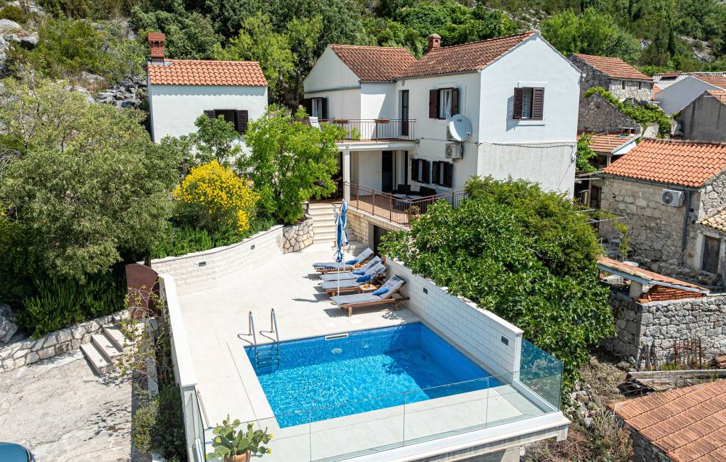 87 M² Villa ∙ 2 Bedrooms ∙ 6 Guests - Mljet