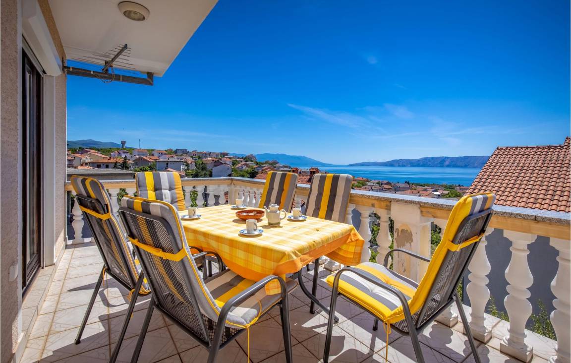 110 M² Apartment ∙ 4 Bedrooms ∙ 9 Guests - Novi Vinodolski