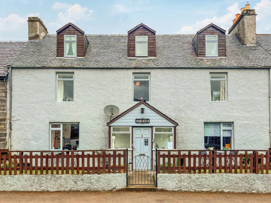Cottage ∙ 5 Bedrooms ∙ 8 Guests - Kingussie