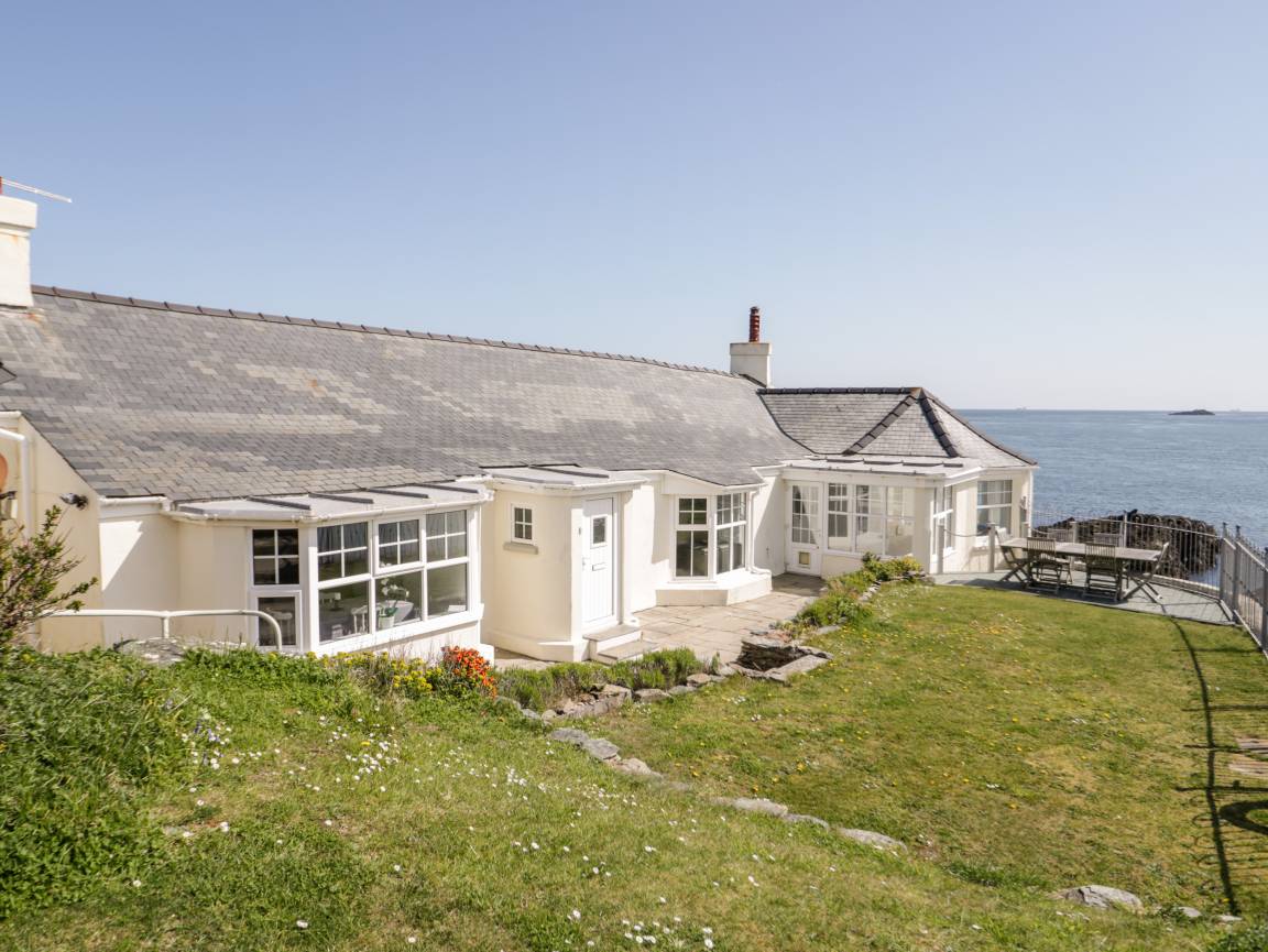 Cottage ∙ 4 Bedrooms ∙ 8 Guests - Anglesey