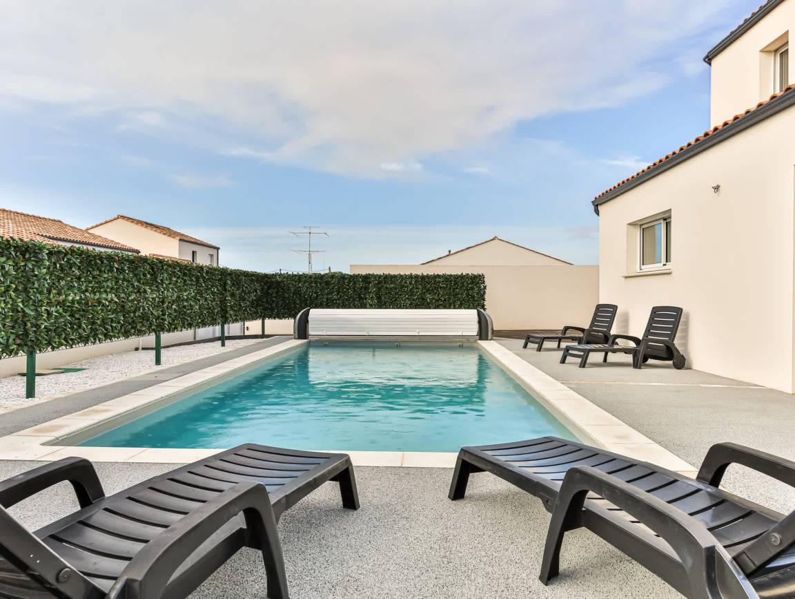 House ∙ 4 Bedrooms ∙ 8 Guests - Jard-sur-Mer