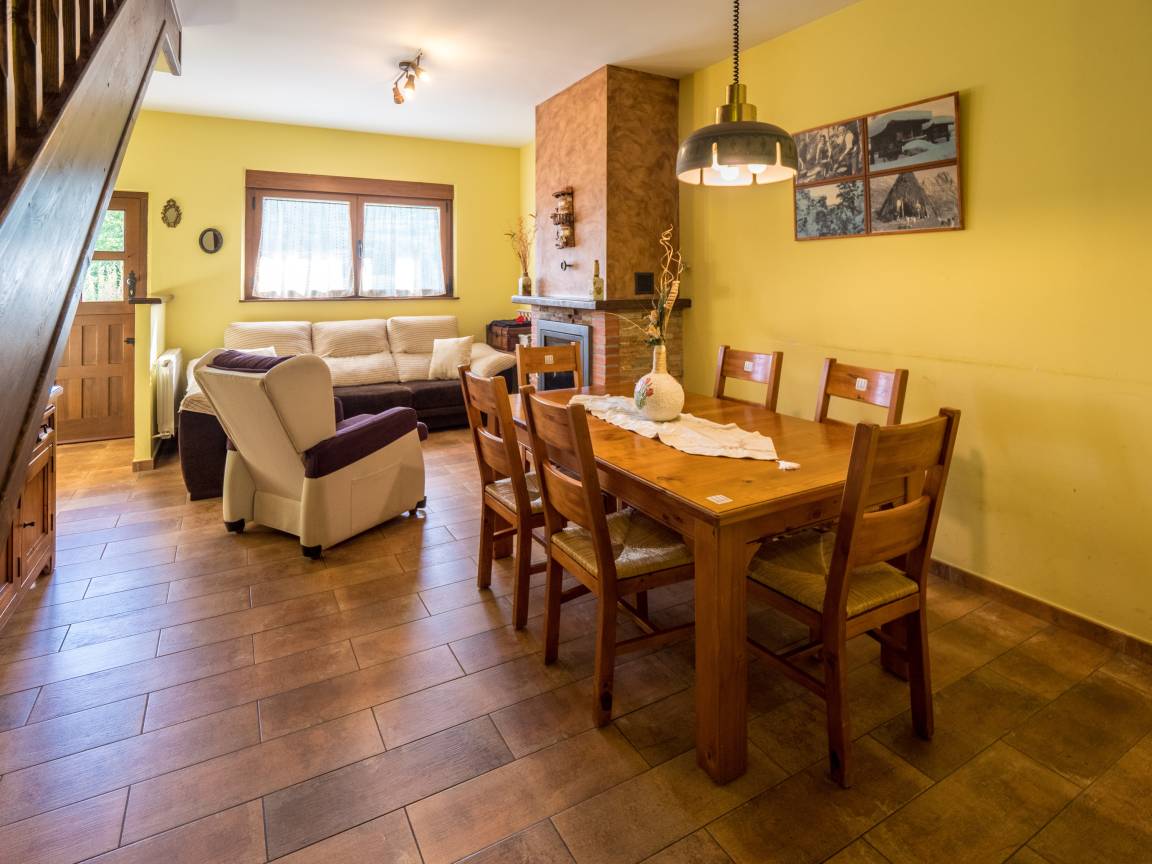 135 M² House ∙ 5 Bedrooms ∙ 9 Guests - Guardo