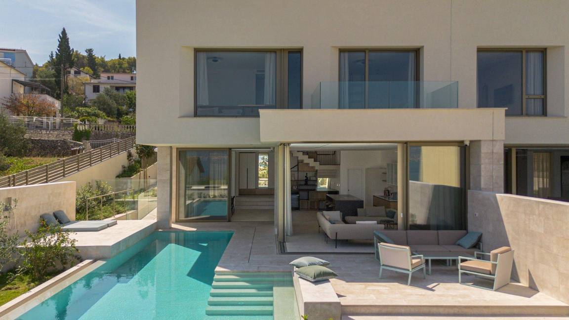 280 M² House ∙ 3 Bedrooms ∙ 6 Guests - Kaštela