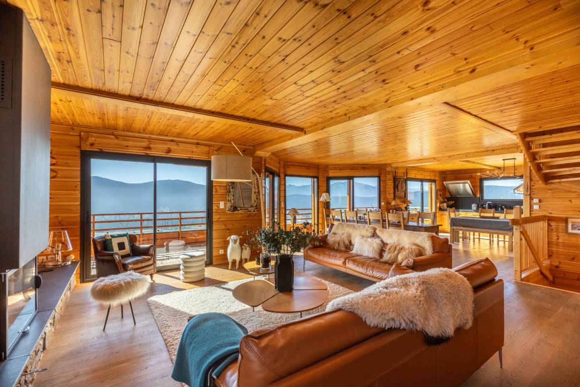 212 M² Chalet ∙ 6 Chambres ∙ 14 Personnes - Matemale