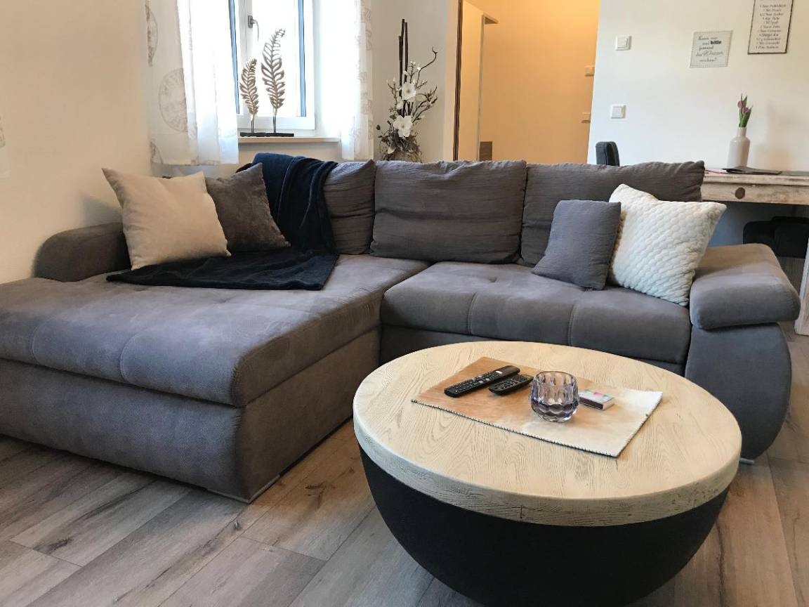 42 M² Ferienwohnung ∙ 1 Schlafzimmer ∙ 2 Gäste - Regenstauf