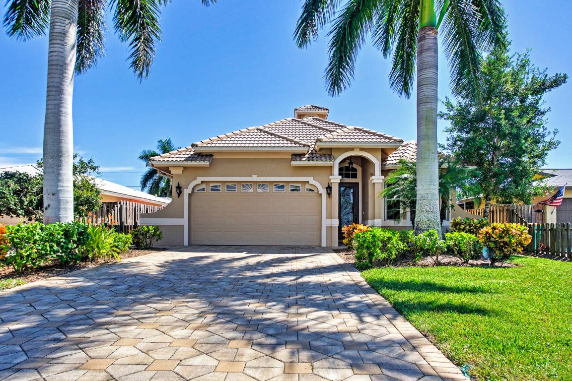 195 M² House ∙ 3 Bedrooms ∙ 8 Guests - Naples Park, FL