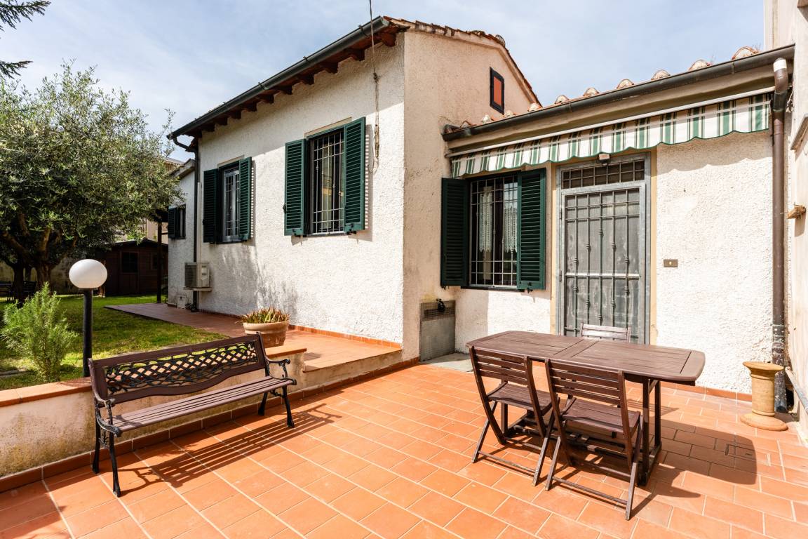 70 M² Ferienhaus ∙ 2 Schlafzimmer ∙ 4 Gäste - Lucca