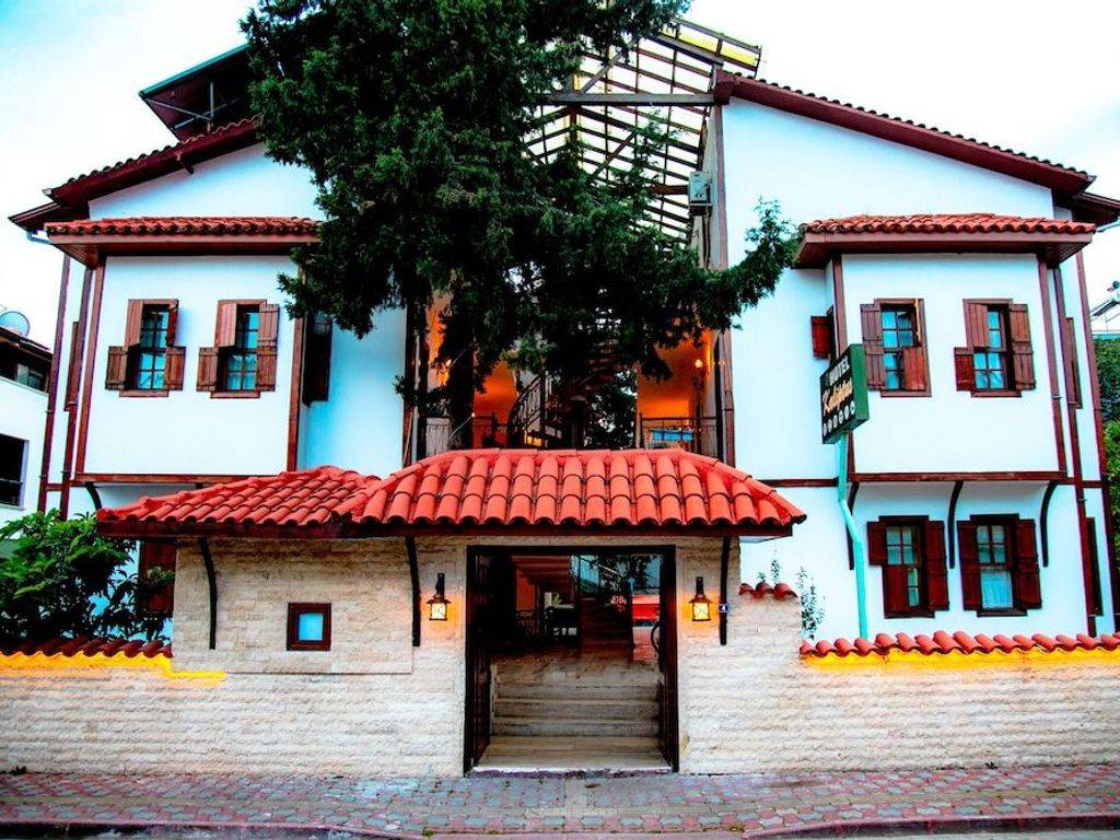 Kaliptus Hotel - Konyaaltı