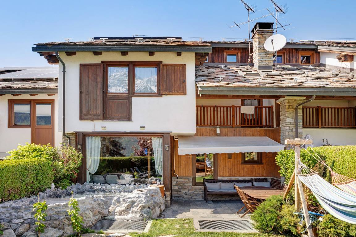 200 M² House ∙ 3 Bedrooms ∙ 8 Guests - Aosta