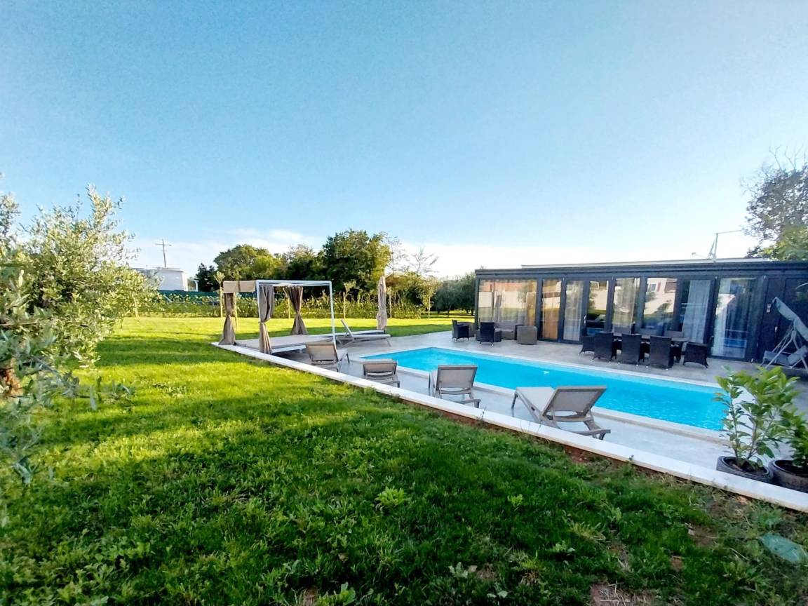 145 M² Maison De Vacances ∙ 4 Chambres ∙ 10 Personnes - Pula
