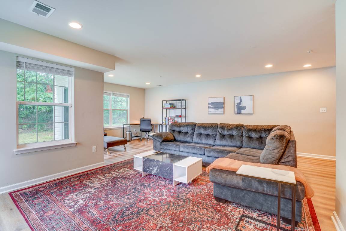 234 M² Apartment ∙ 3 Bedrooms ∙ 8 Guests - Glen Burnie, MD