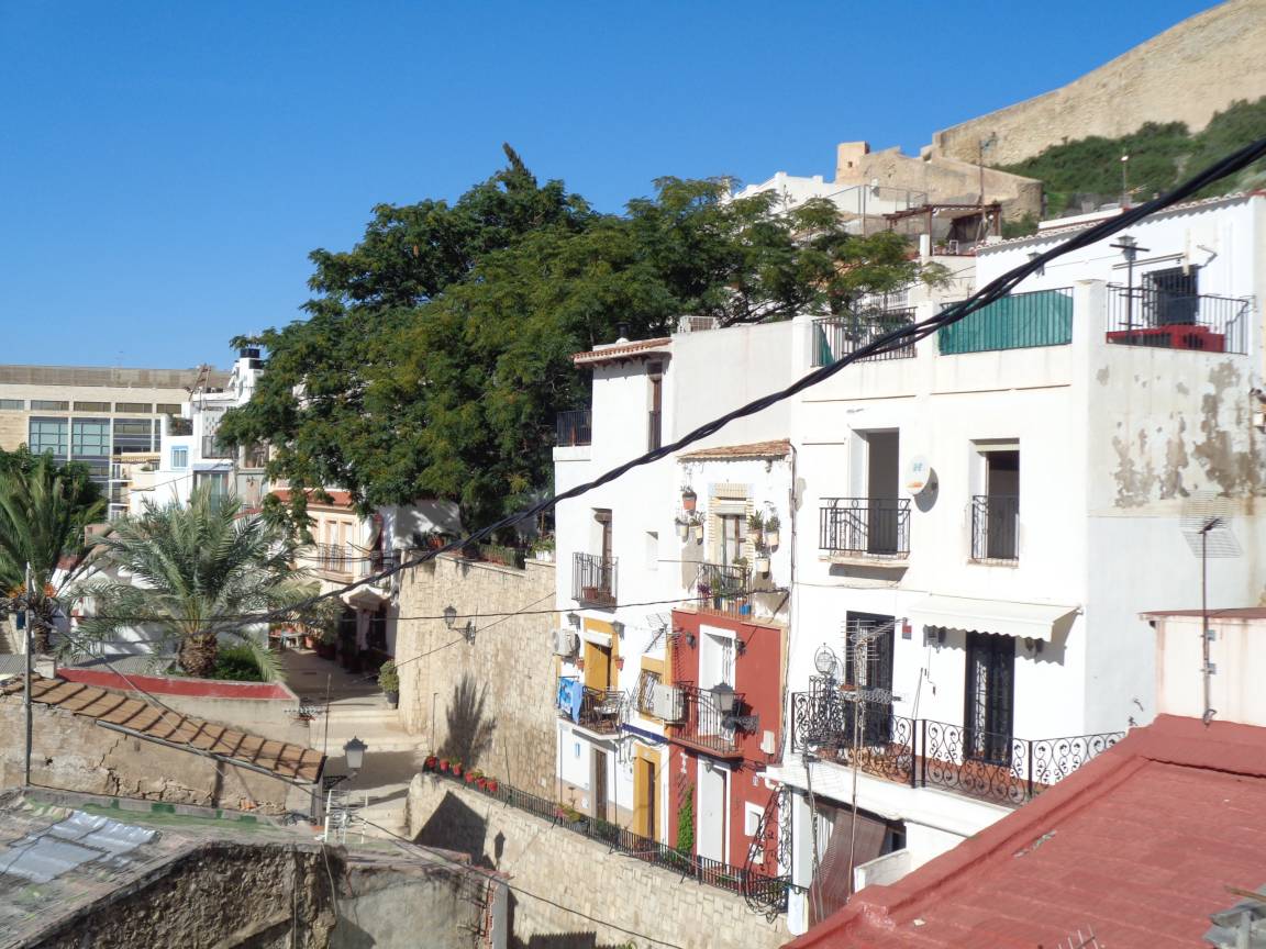 65 M² House ∙ 1 Bedroom ∙ 4 Guests - Alicante