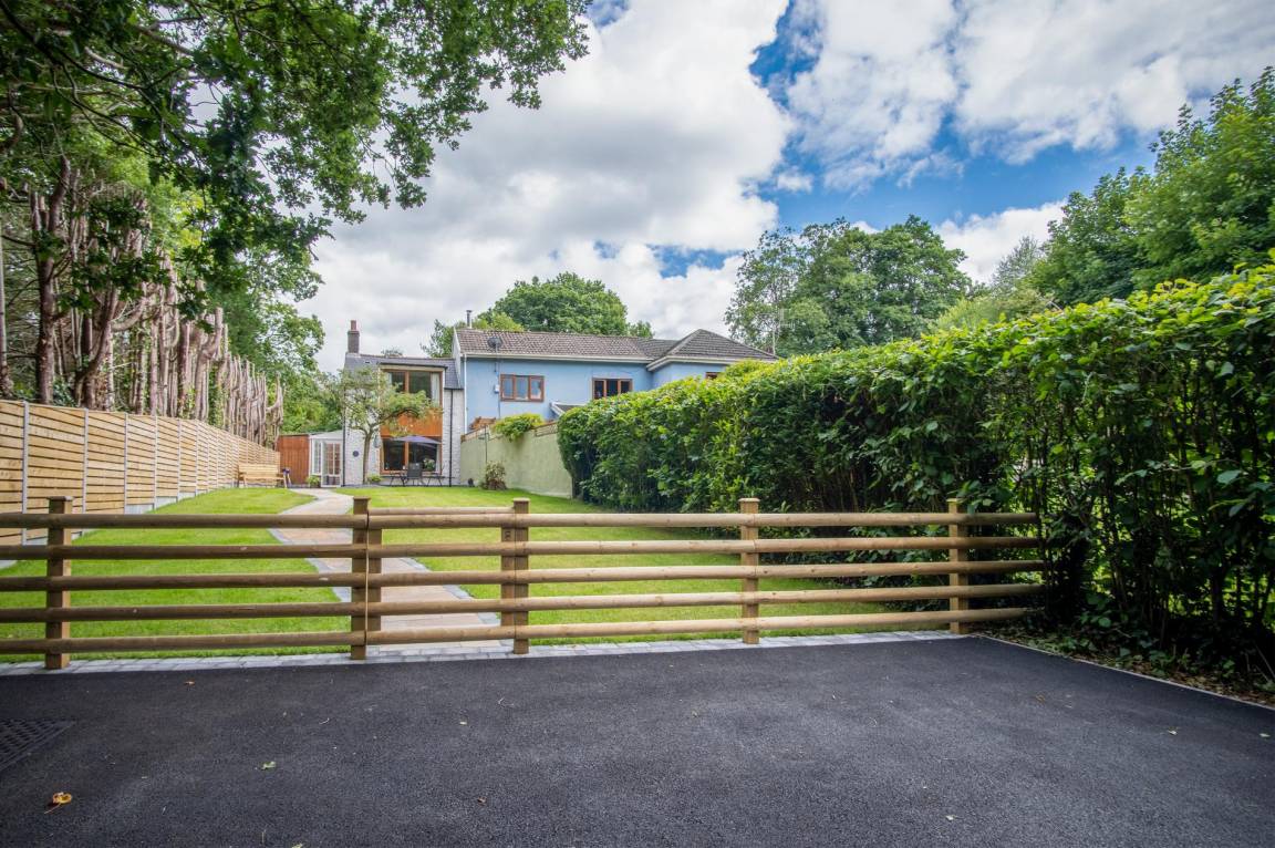 120 M² Cottage ∙ 2 Bedrooms ∙ 4 Guests - Port Talbot