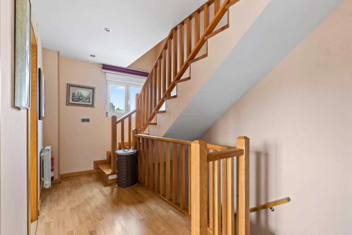 230 M² House ∙ 4 Bedrooms ∙ 10 Guests - Aviles