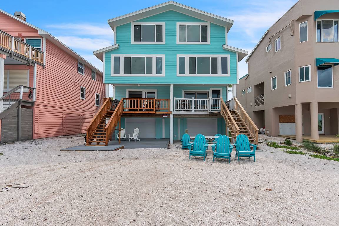 202 M² House ∙ 5 Bedrooms ∙ 14 Guests - St. Pete Beach, FL