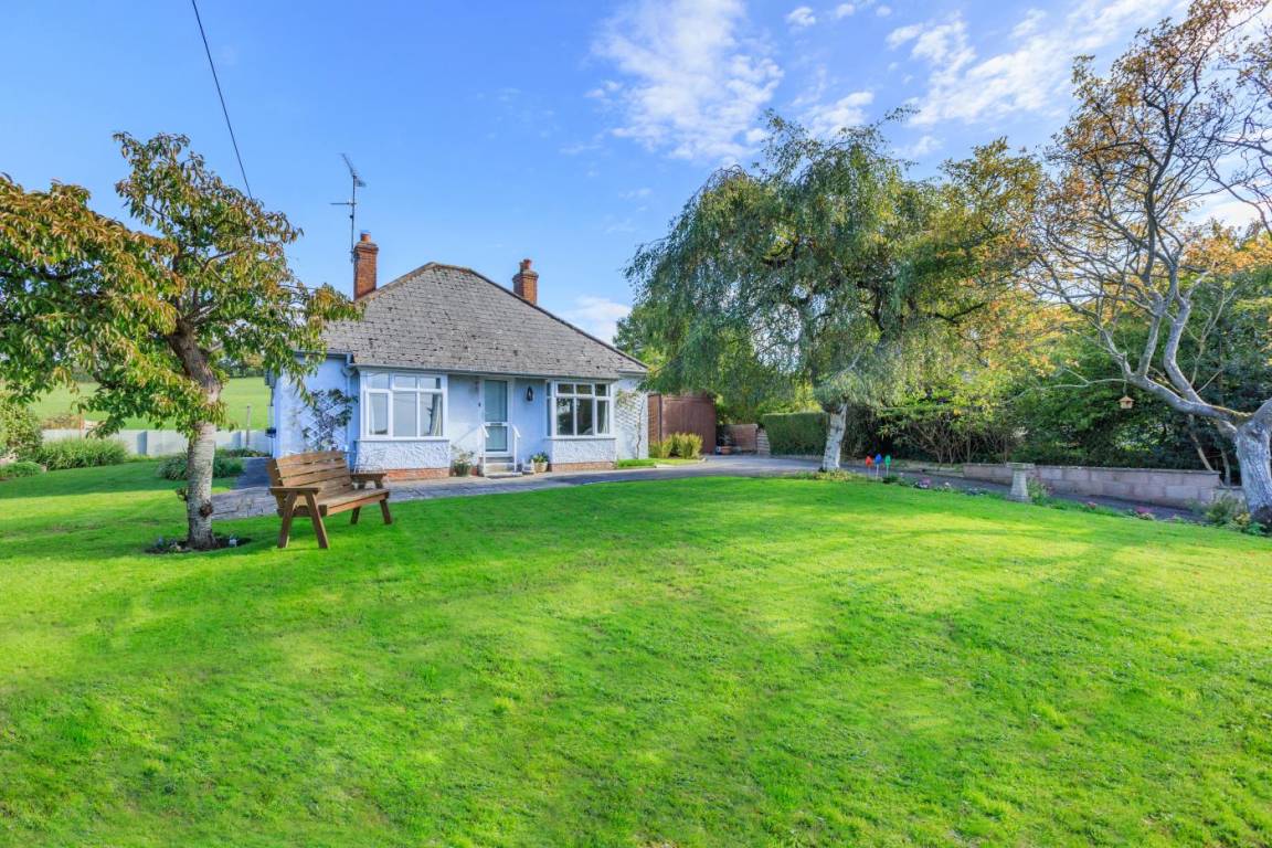 Ferienhaus ∙ 2 Schlafzimmer ∙ 4 Gäste - Shepton Mallet