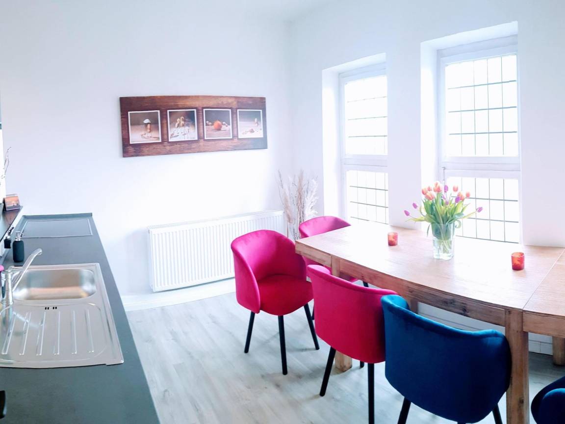 90 M² Ferienwohnung ∙ 2 Schlafzimmer ∙ 6 Gäste - Syke