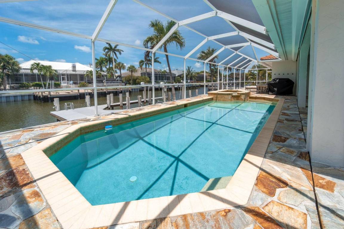 161 M² House ∙ 3 Bedrooms ∙ 7 Guests - Marco Island, FL