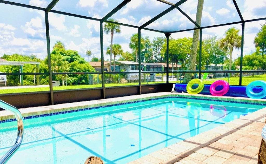 111 M² Talo ∙ 2 Makuuhuonetta ∙ 6 Vierasta - Crystal River, FL