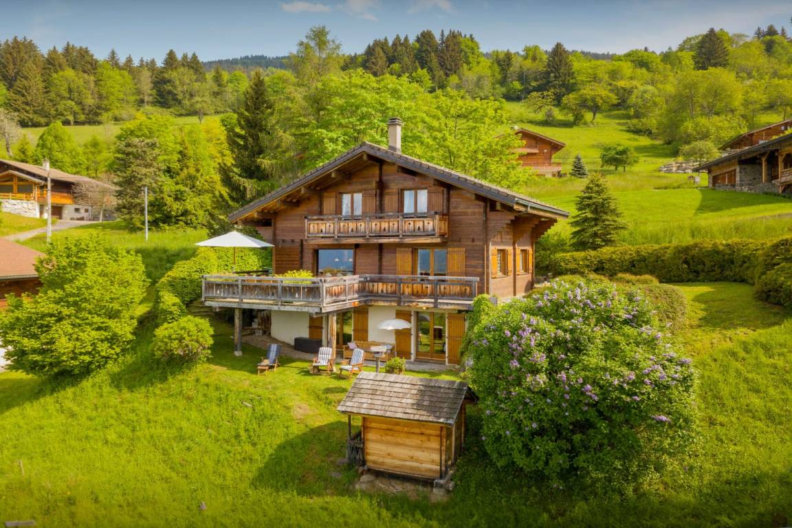 160 M² Chalet ∙ 4 Bedrooms ∙ 9 Guests - Manigod