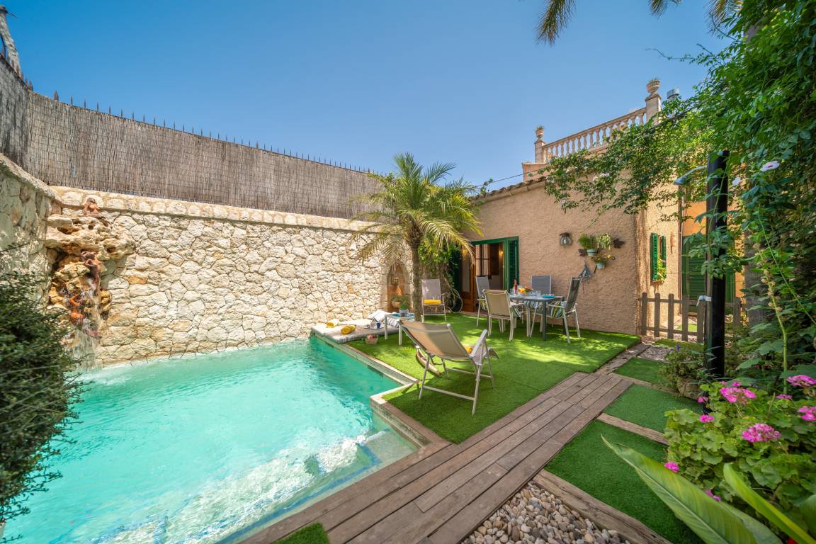 140 M² House ∙ 3 Bedrooms ∙ 6 Guests - Petra