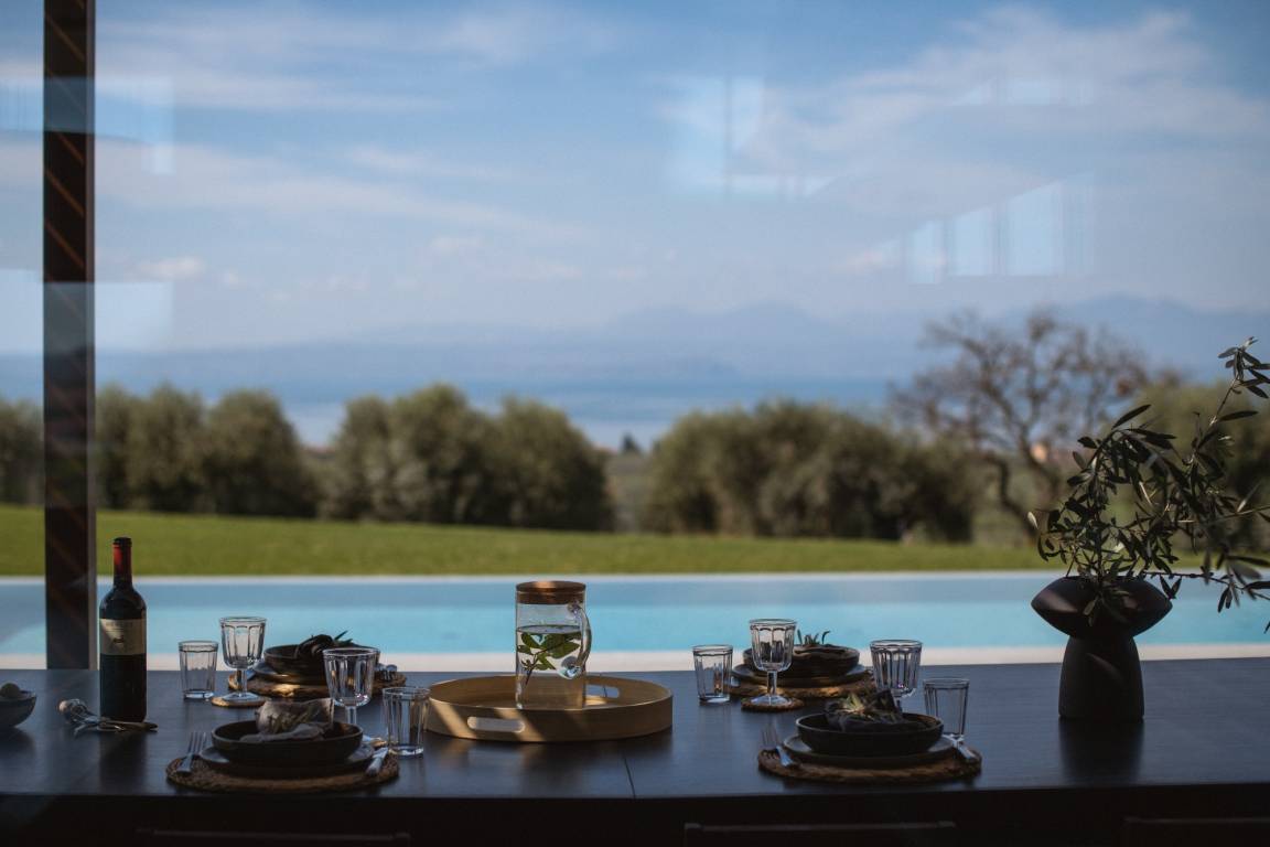 Villa ∙ 5 Bedrooms ∙ 12 Guests - Bardolino