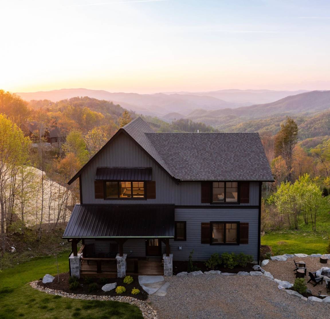 House ∙ 4 Bedrooms ∙ 14 Guests - Roan Mountain, TN