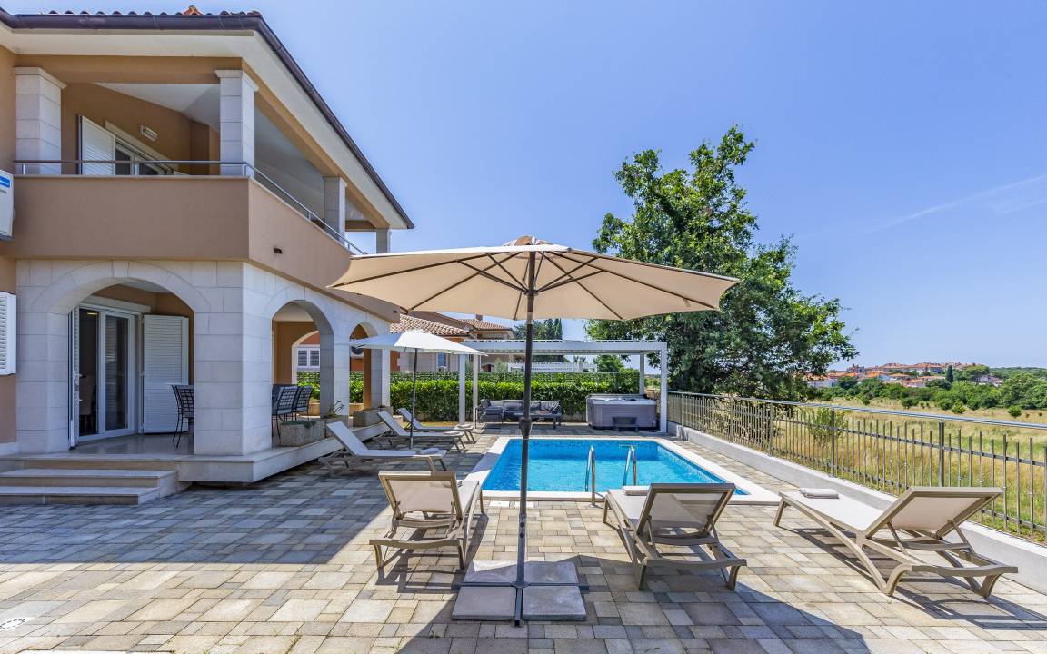 169 M² Villa ∙ 4 Slaapkamers ∙ 8 Gasten - Pula