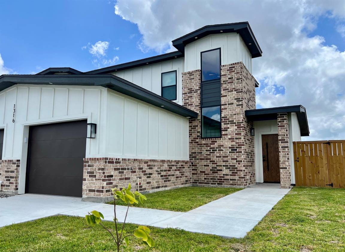 129 M² Condo ∙ 3 Bedrooms ∙ 6 Guests - Brownsville, TX