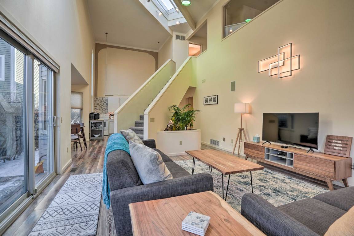 157 M² Apartment ∙ 2 Bedrooms ∙ 6 Guests - Anchorage