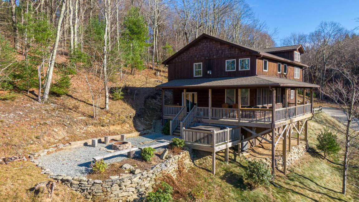 House ∙ 3 Bedrooms ∙ 8 Guests - Boone, NC