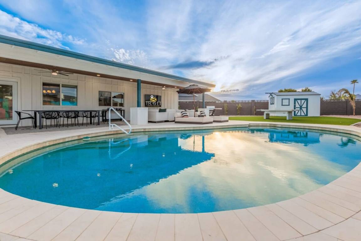 House ∙ 5 Bedrooms ∙ 14 Guests - Scottsdale, AZ