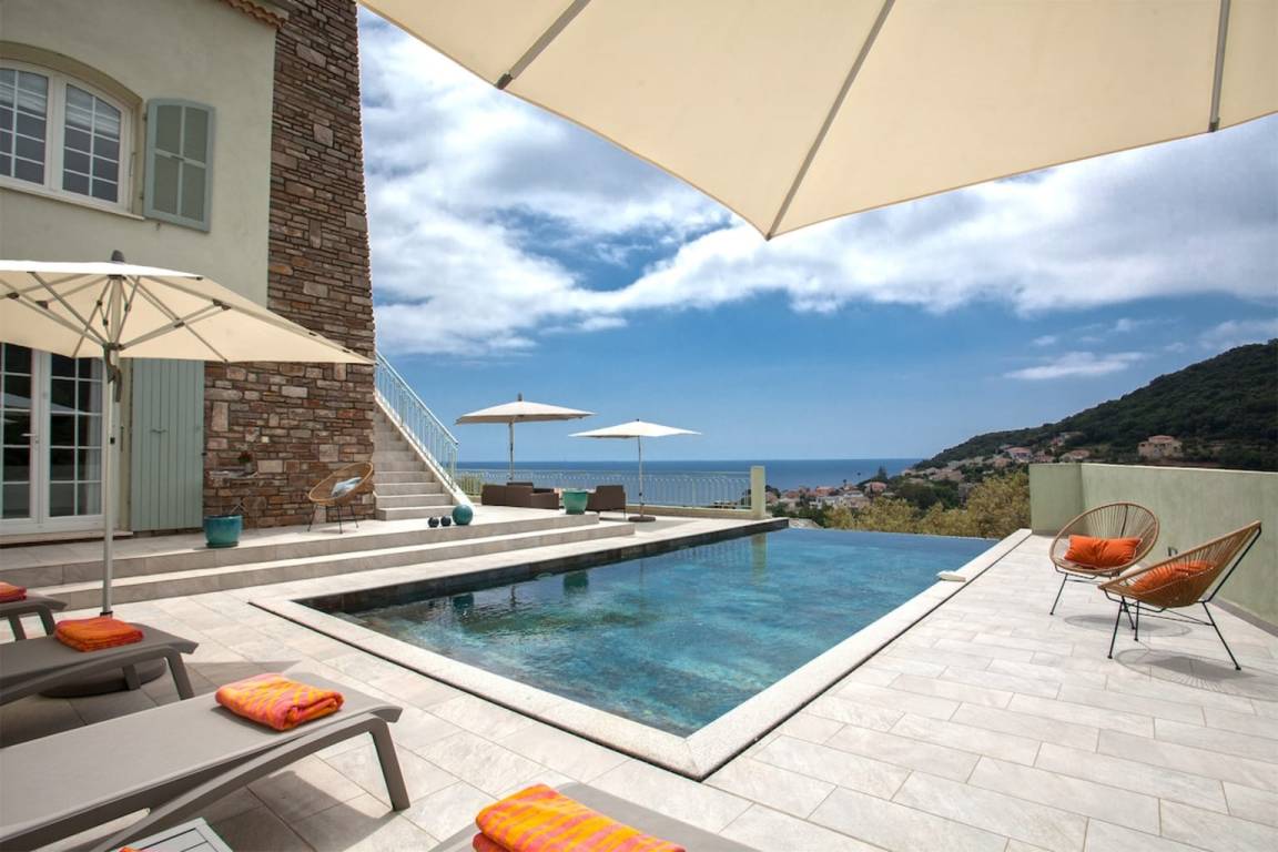 400 M² Villa ∙ 6 Habitaciones ∙ 12 Huéspedes - Bastia