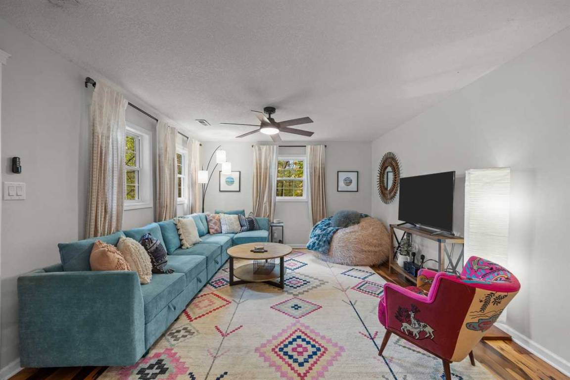 House ∙ 2 Bedrooms ∙ 4 Guests - Asheville, NC